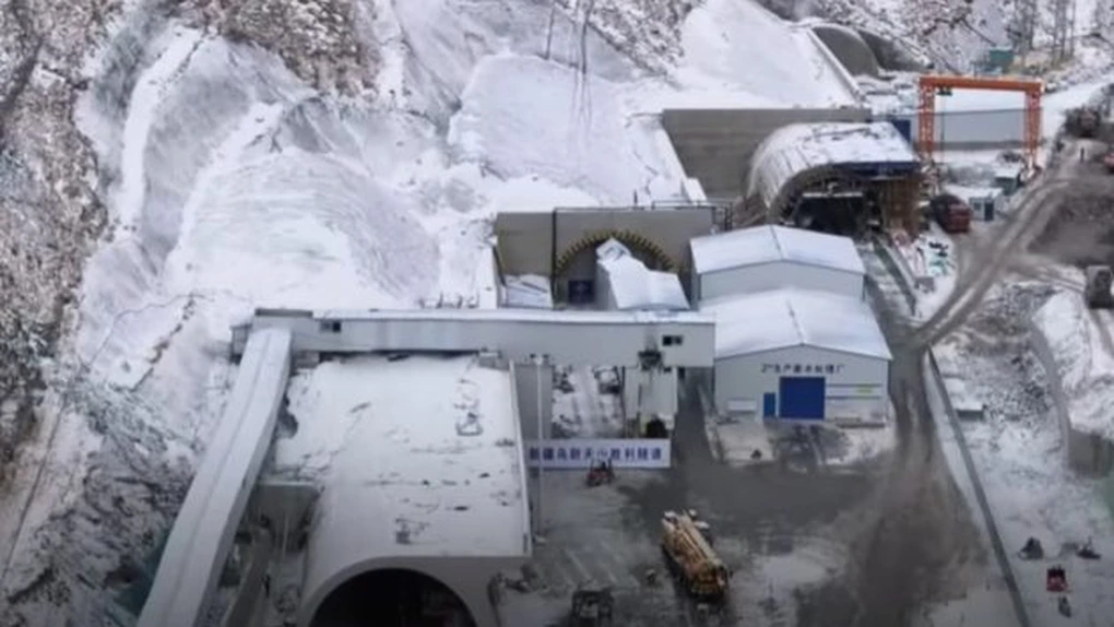 VIDEO Cel mai lung tunel de autostradă din lume China a terminat